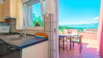 Family Apartment A2 | Vista do quarto