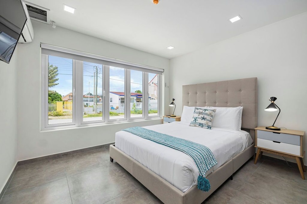 New 6 Bedroom Villa 2min Eagle Beach & Palm Beach - Aruba
