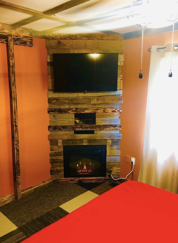 Lake Front Cabin - Conyers, GA