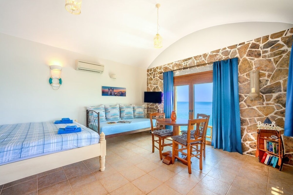 Kolokitha: Spacy 1 Studio Plaka Beach Cottage - Creta
