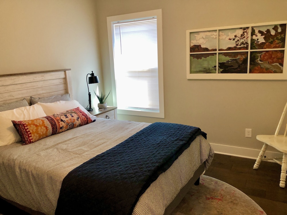 Modern And Charming Cottage - Tennessee
