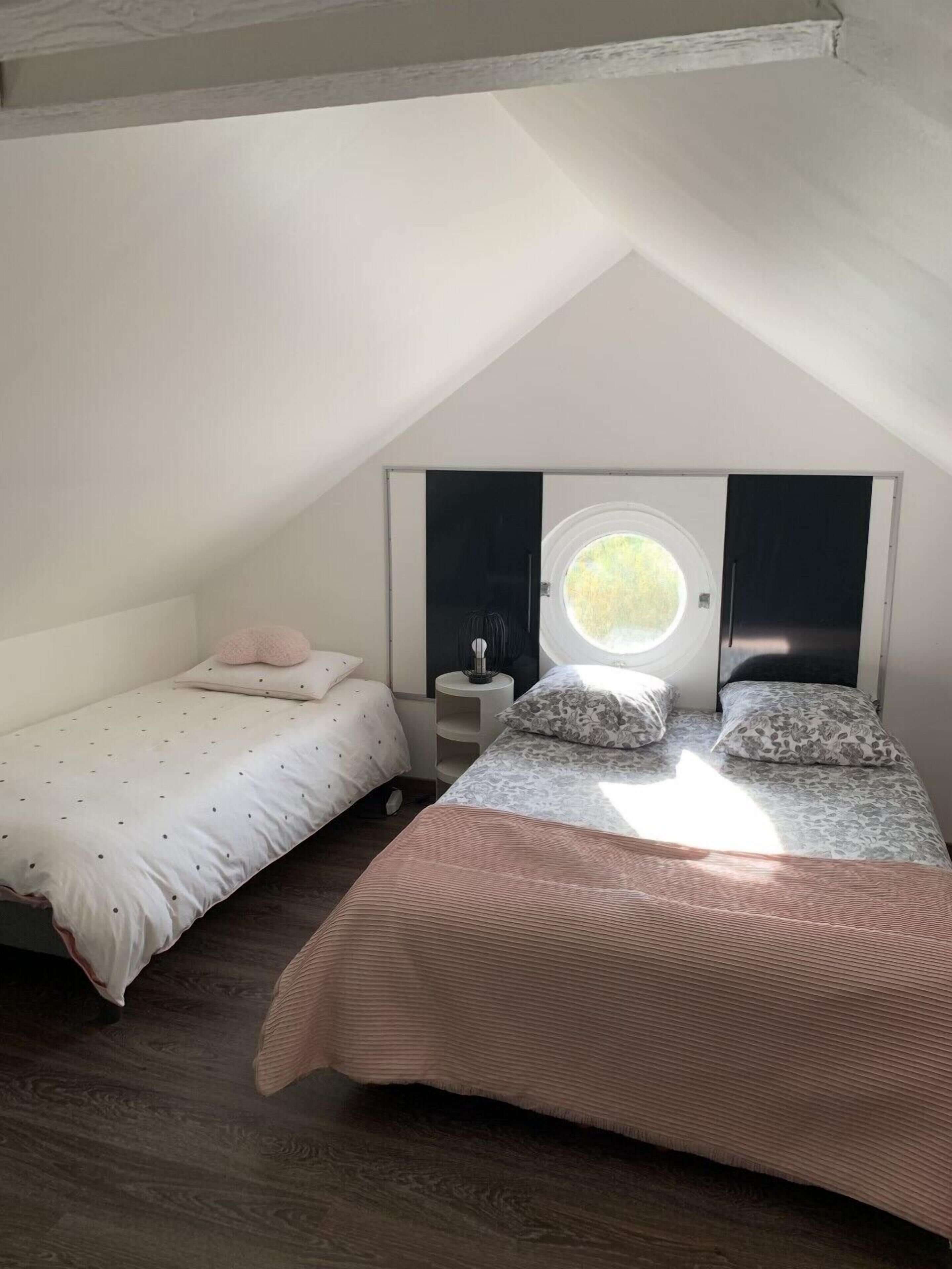 Roupas de cama premium, ferros/tábuas de passar roupa, Wi-Fi de cortesia