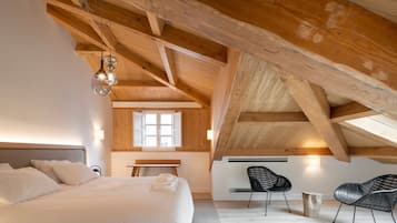Penthouse (Suite) | 1 quarto, ferro/tábua de engomar, Wi-fi grátis, roupa de cama fornecida
