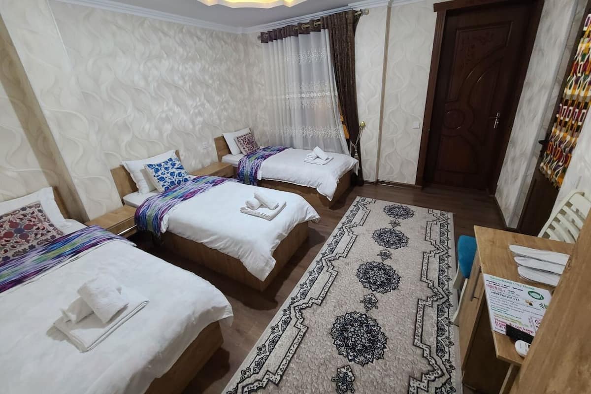 Quarto triplo standard | 1 quarto, camas Select Comfort, Wi-Fi de cortesia, roupa de cama