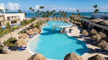 3 piscinas exteriores, toldos (sobretaxa), guarda-sóis