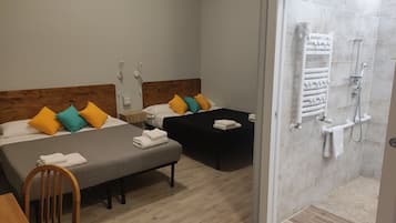 Quarto Familiar | Quartos insonorizados, Wi-fi grátis, roupa de cama fornecida