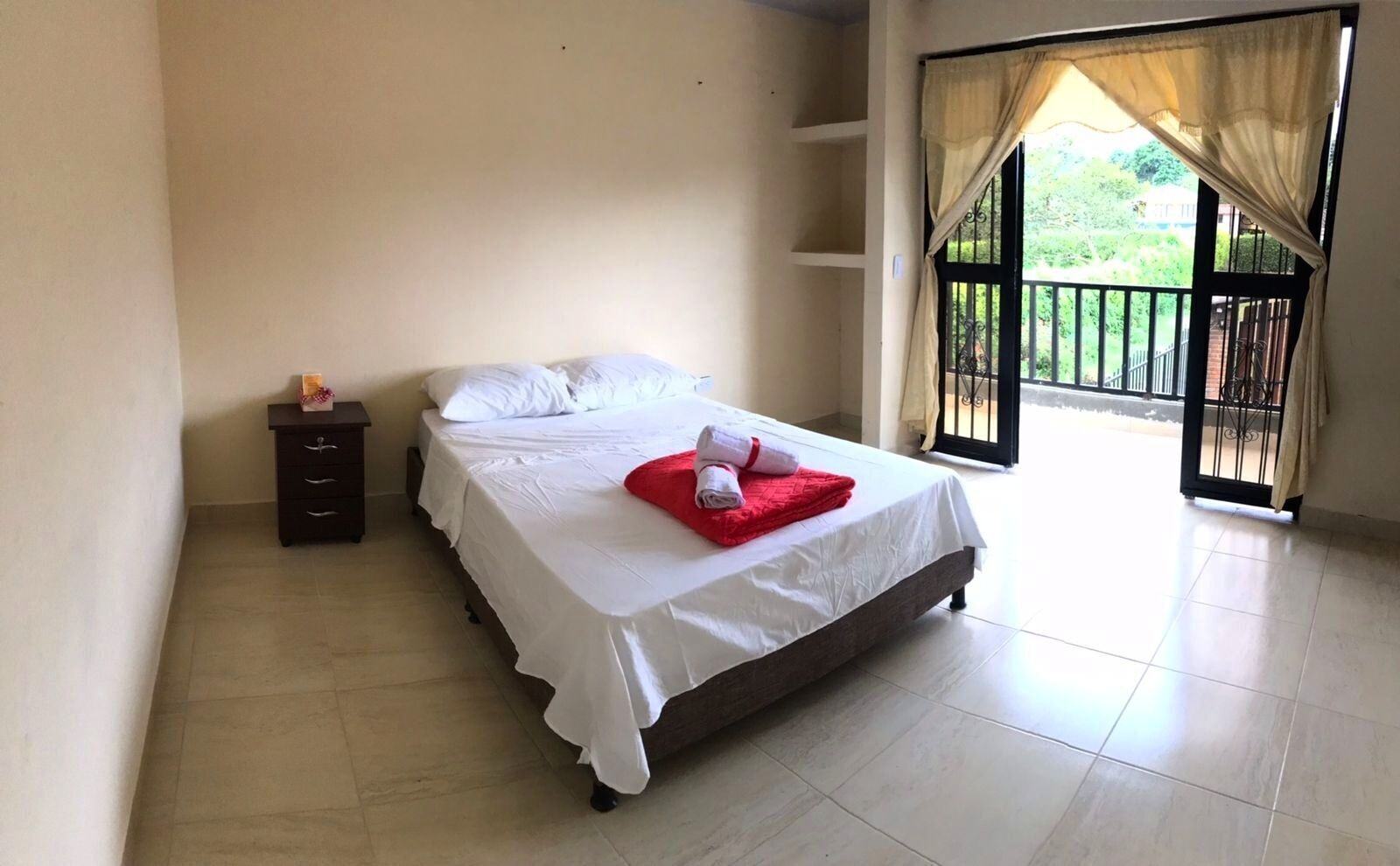Berço de viagem, Wi-Fi de cortesia, roupa de cama