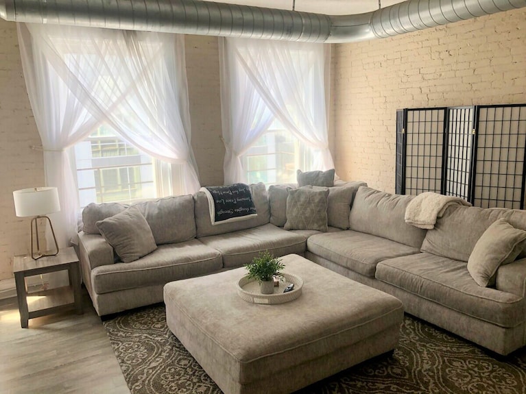 Top Floor Condo! Just A Short Walk To Otr, Fountain Square, And The Stadiums! - Cold Spring, KY