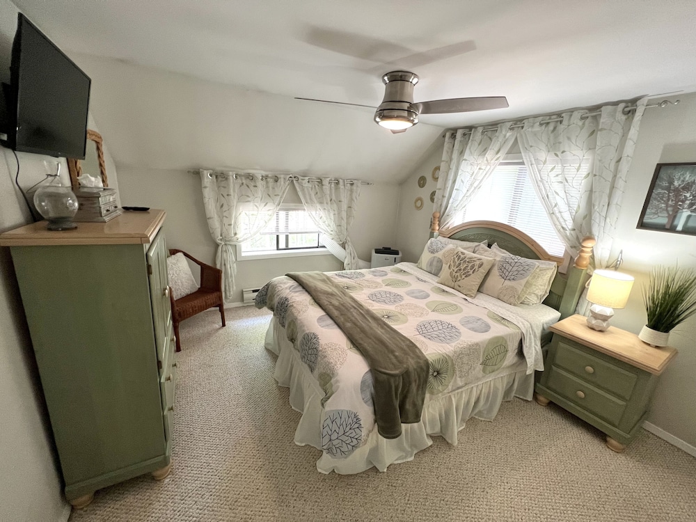 All Fees Included In Nightly Rate.<br>cozy Retreat In The Poconos! Pets Welcome - Arrowhead Lake