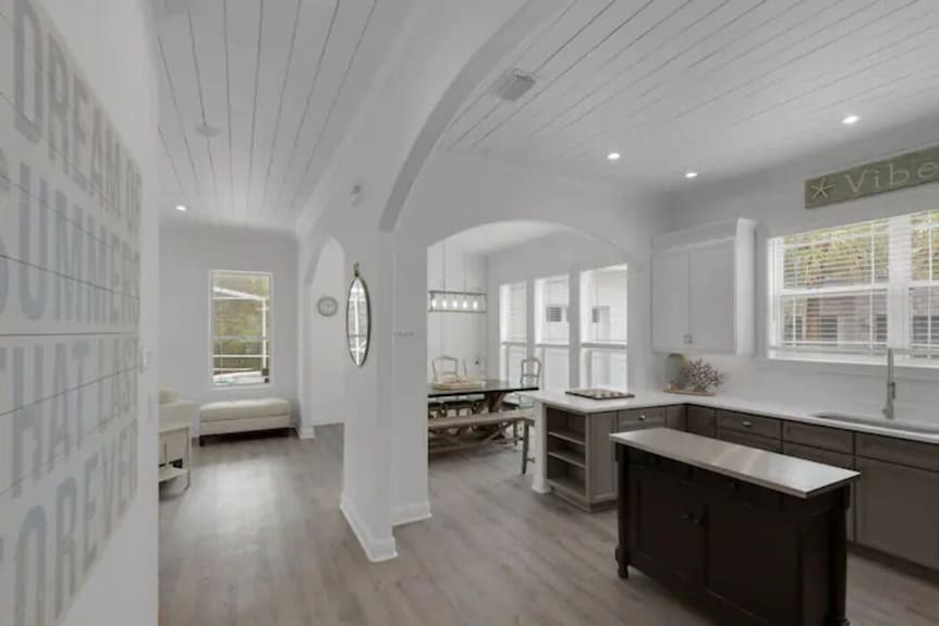 Vibe! Coastal Living Experience! Screened Pool! - Seagrove Beach, FL