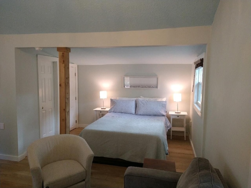 Private Studio Just Two Block To Lassing Park Waterfront - St. Petersburg, FL