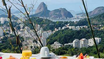 Café da manhã continental grátis todos os dias