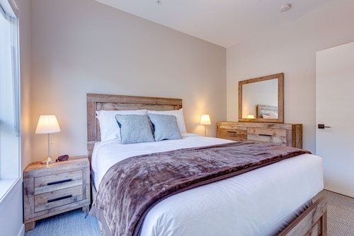 Newlybuilt | 3-storey | Mountainview | Pool&hottub - Canmore