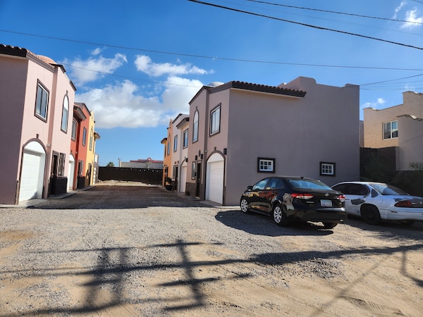 3 Bedroom Townhouse W Garage Blocks From The Beach - Puerto Peñasco