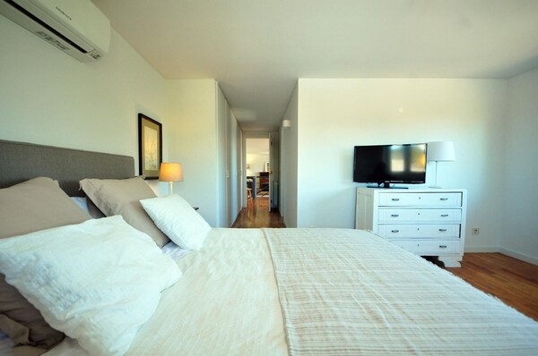 Holiday House Vila Praia De âNcora For 1 - 10 Persons With 5 Bedrooms - Holiday House - Caminha