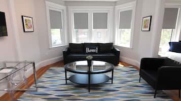 Quarto Deluxe | 1 quarto, secretária, secretária adequada para computadores portáteis