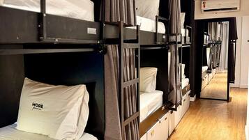 Dormitório Partilhado Básico | 1 quarto, minibar, Wi-fi grátis, roupa de cama fornecida