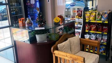 Snack-bar