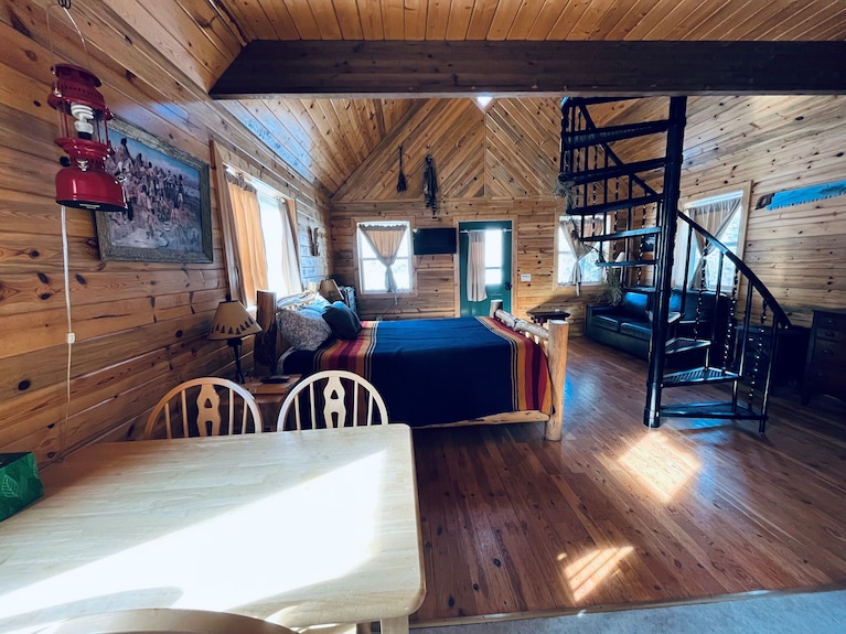 Trapper Cabin, Greyhouse Inn Vacation Rentals - Idaho (State)