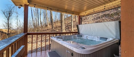 Casa, várias camas, banheira de hidromassagem grande, vista para a montanha | Terrenos do alojamento