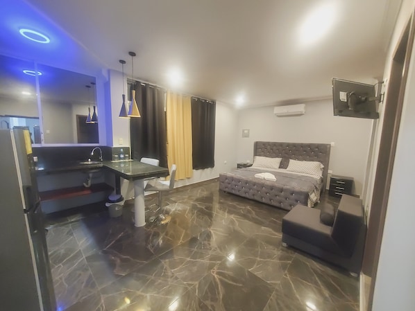 Quarto Standard, 1 cama king-size | Wi-fi grátis