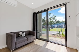 Vila | Área de estar | Smart TV 50 polegadas com canais digitais, TV