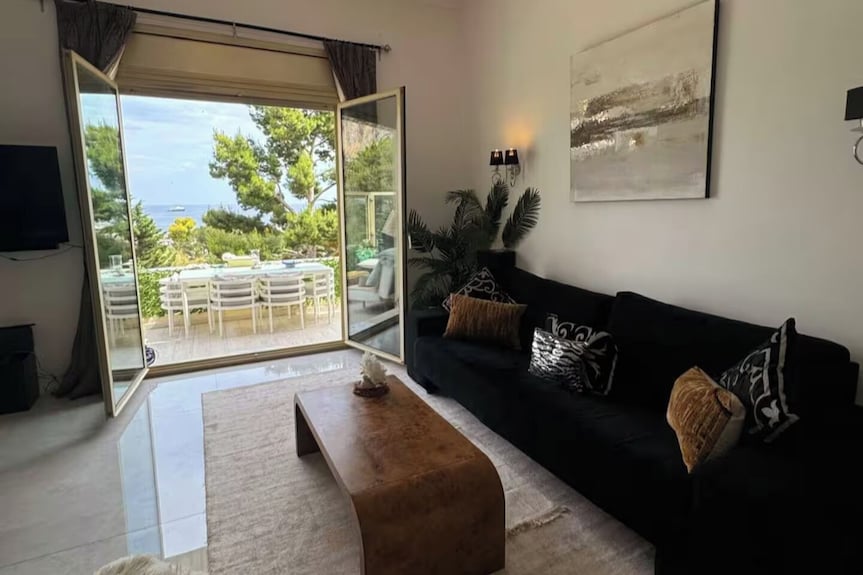 Near Monaco - Sea View - Sleeps 2 - Pets - Parking - Beaulieu-sur-Mer