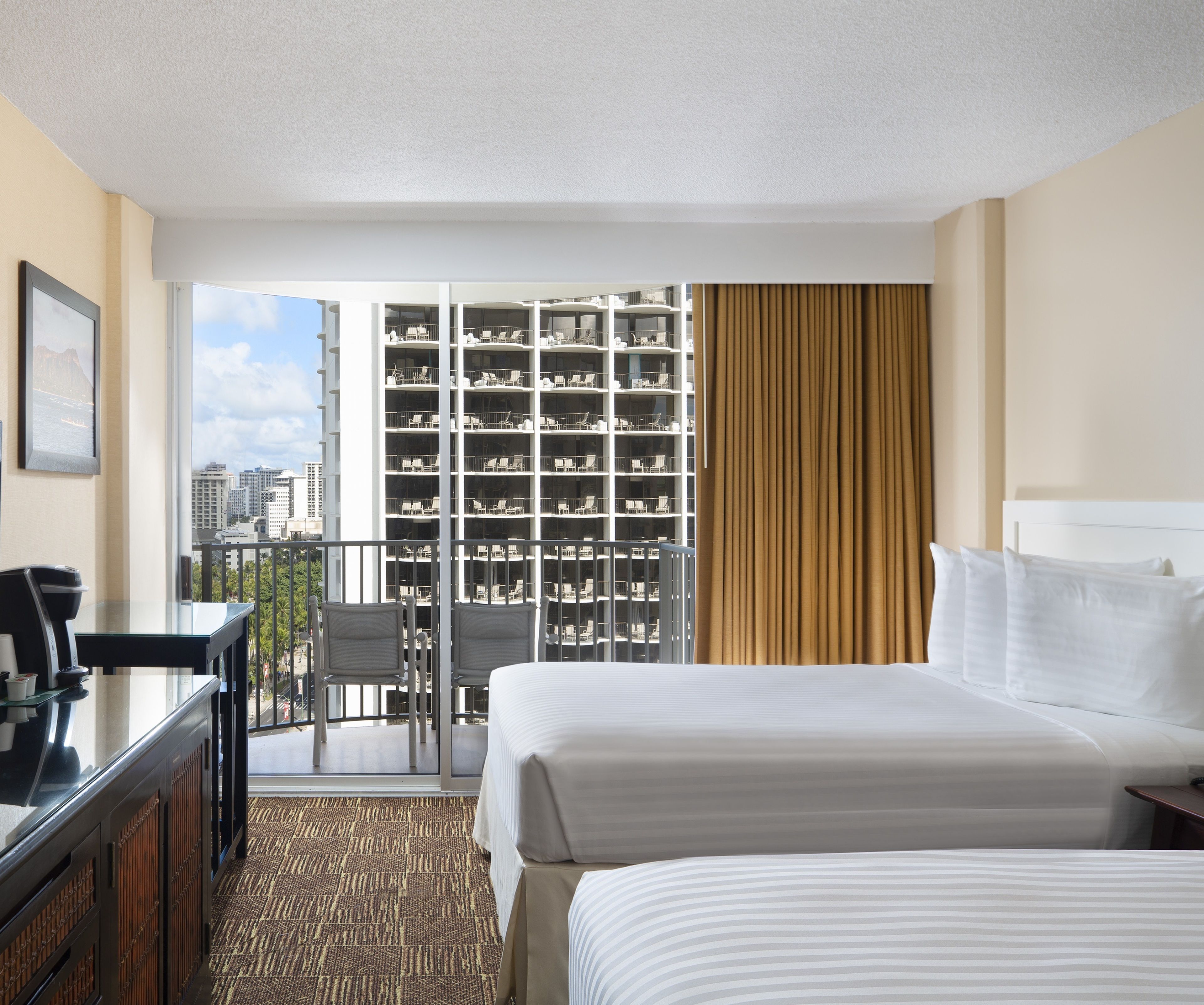 Waikiki Getaway! Private Balcony, Parking! Close To Honolulu Zoo & Kuhio Beach! - Honolulu