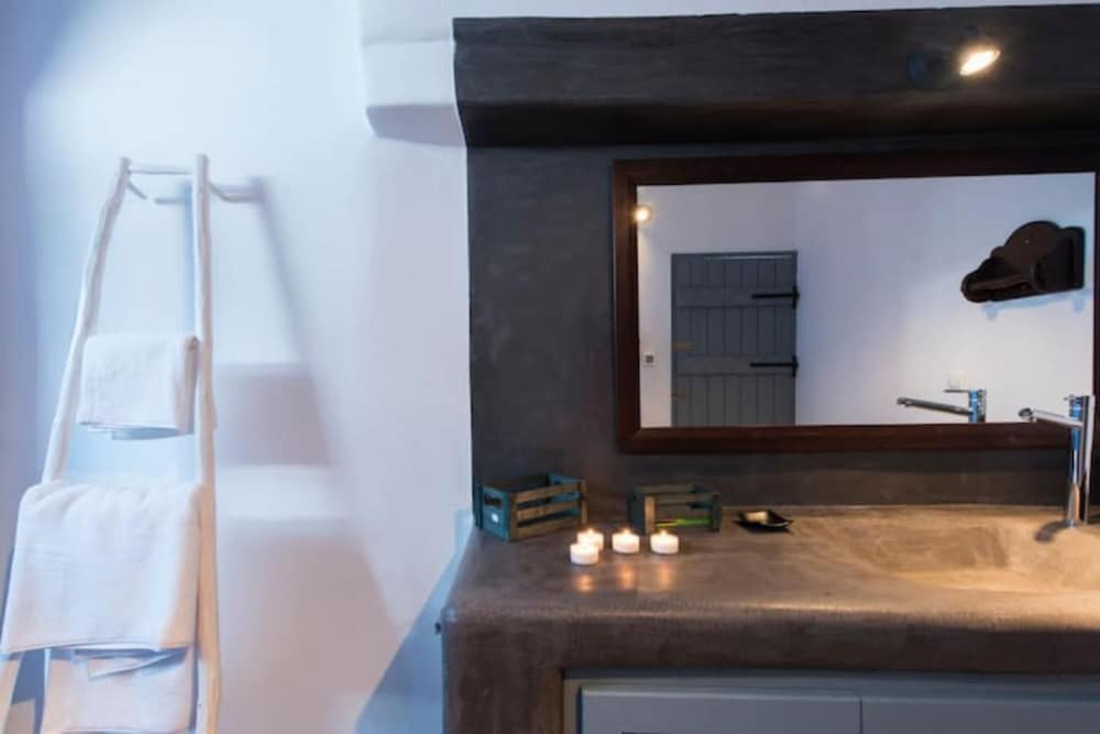 Onirondas Villas Dom Style In Fira City - Santorini