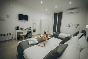 Luxury Triple Room with balcony | Vista do quarto