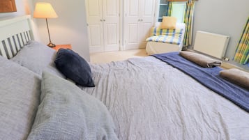 3 quartos, com decoração personalizada, com mobília individualizada