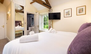 2 quartos, individualmente decorados, individualmente mobiliados