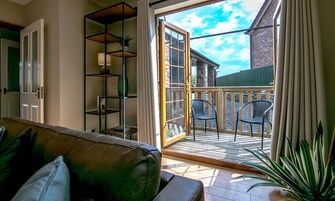 3 quartos, com decoração personalizada, com mobília individualizada 