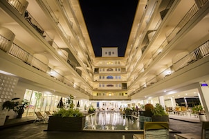 2 piscinas externas