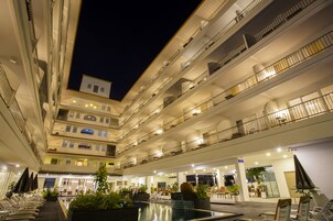 2 piscinas externas