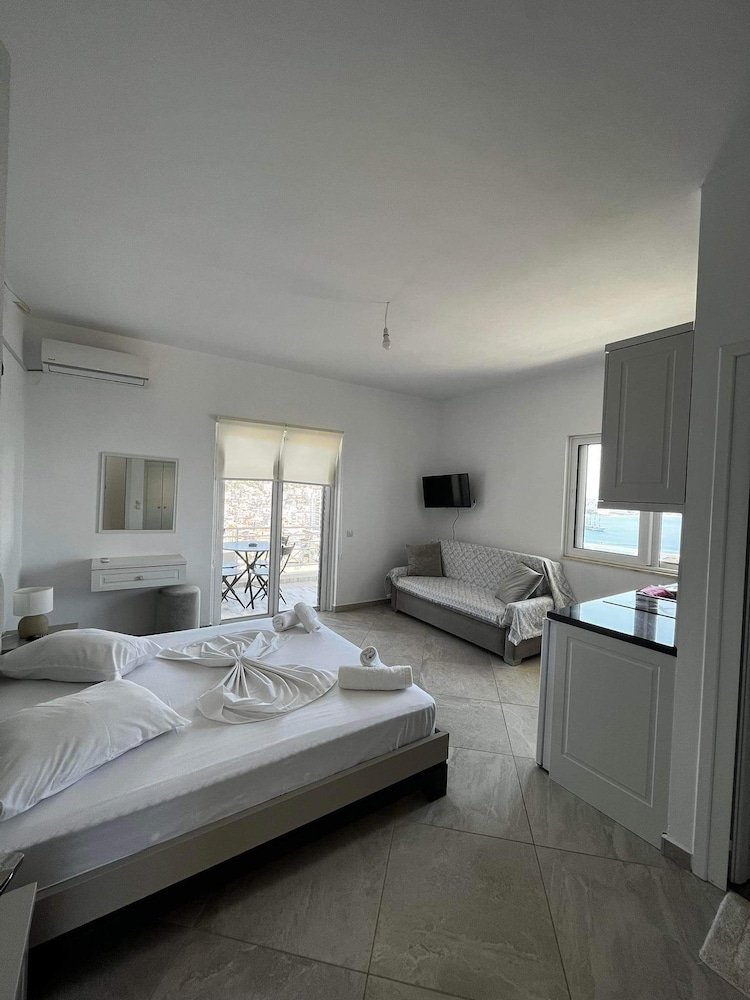 Mariana Apartments - Saranda
