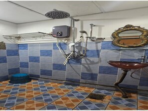 Suite Familiar | Casa de banho | Um polibã, toalhas fornecidas