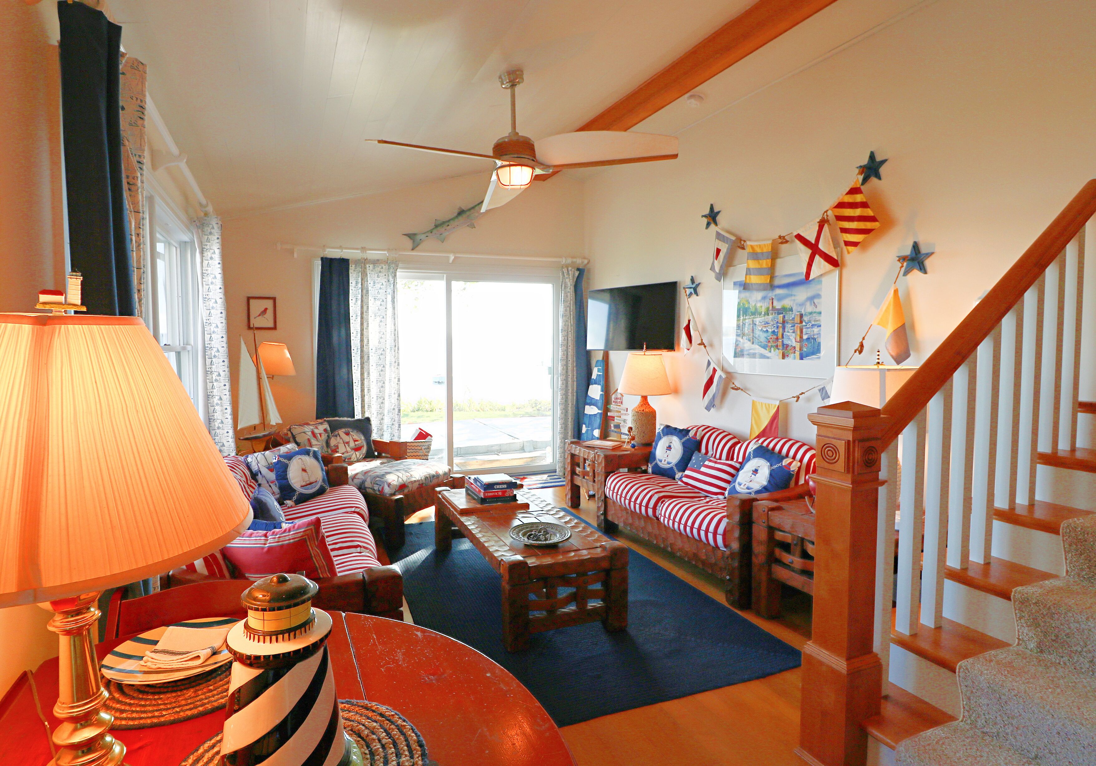 Mimi's Lakefront Cottage - Chautauqua, NY