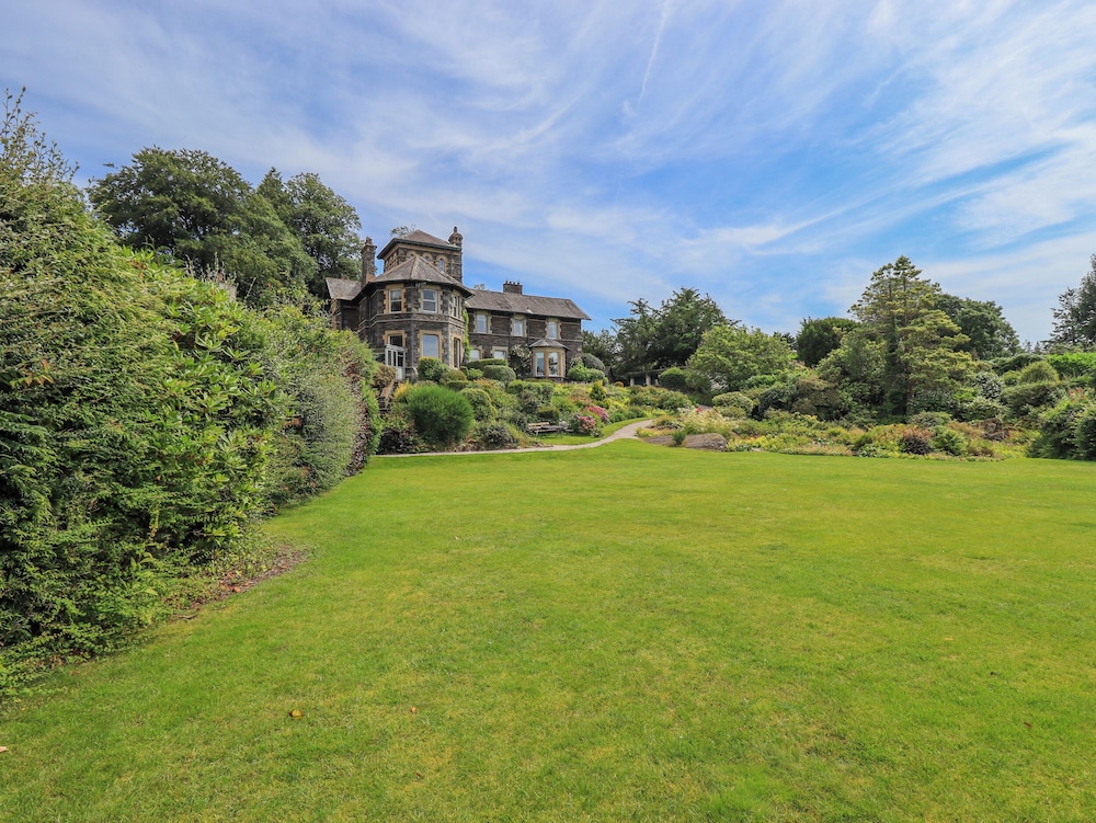 Domvs - Windermere, UK