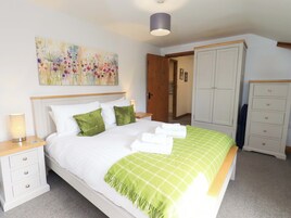 1 quarto, individualmente decorados, individualmente mobiliados