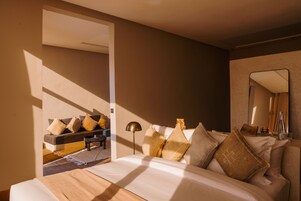 Roupas de cama premium, cofres nos quartos