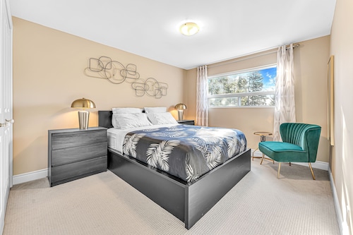 3 Bedroom Peaceful Home - Oakville