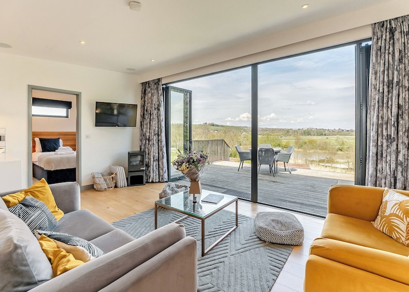 2 Bedroom Accommodation In Lewes - Seaford