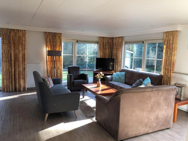Chalet With 3 Or 4 Bedrooms And 2 Bathrooms - Deventer
