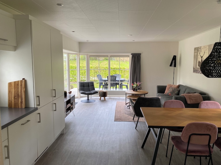 Chalet Met 2 Slaapkamers En Een Terras - Ede