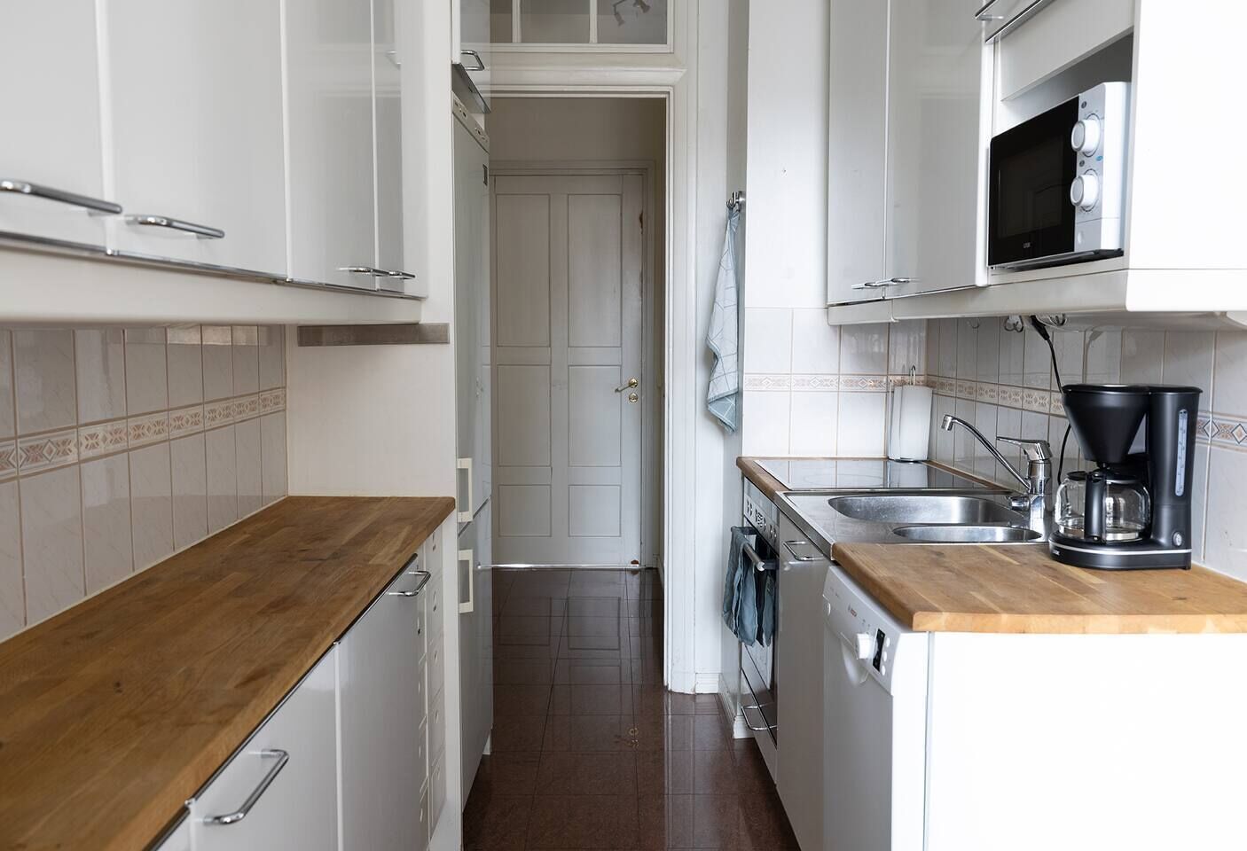Apartamento Cidade | Cozinha privada | Um frigorífico, um micro-ondas, um forno, uma placa de cozinha 