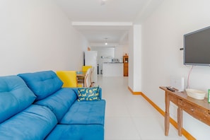 Apartamento básico | Área de estar | TV 32 polegadas com canais digitais