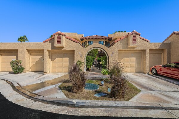 South Palm Springs 2 Bed Oasis Condo #5680 - Palm Springs, CA