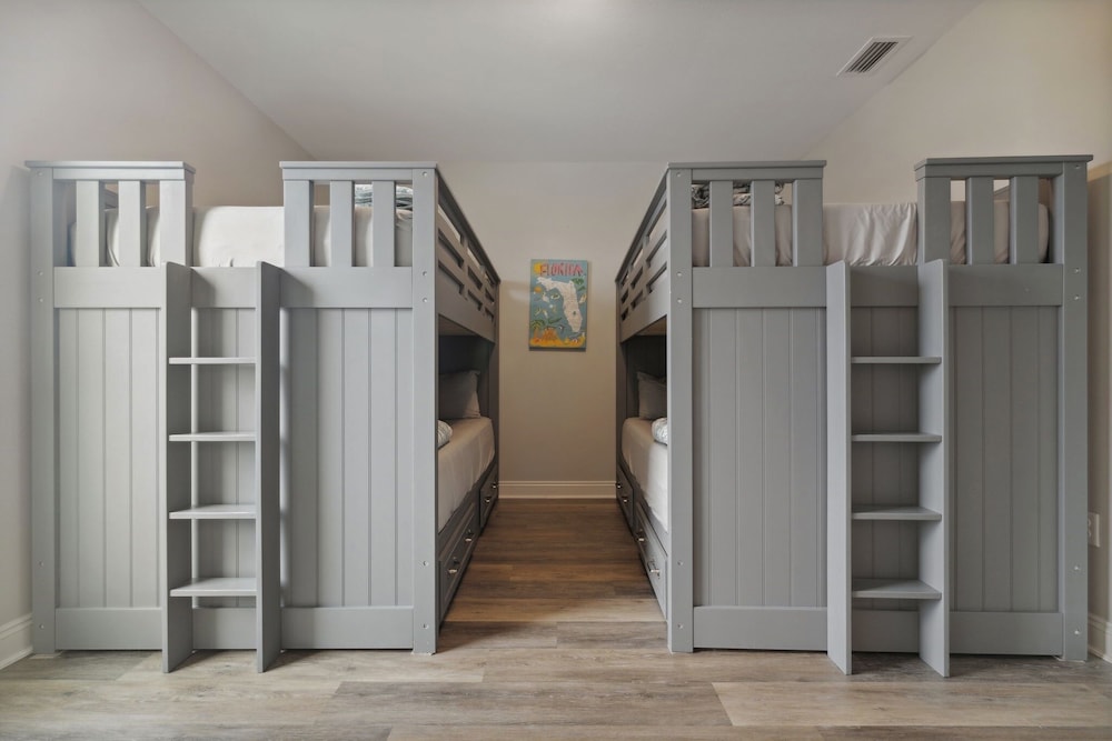 Stunning Gulf-Front Sunsets! Secluded Beach, Private Pool, Elevator ...