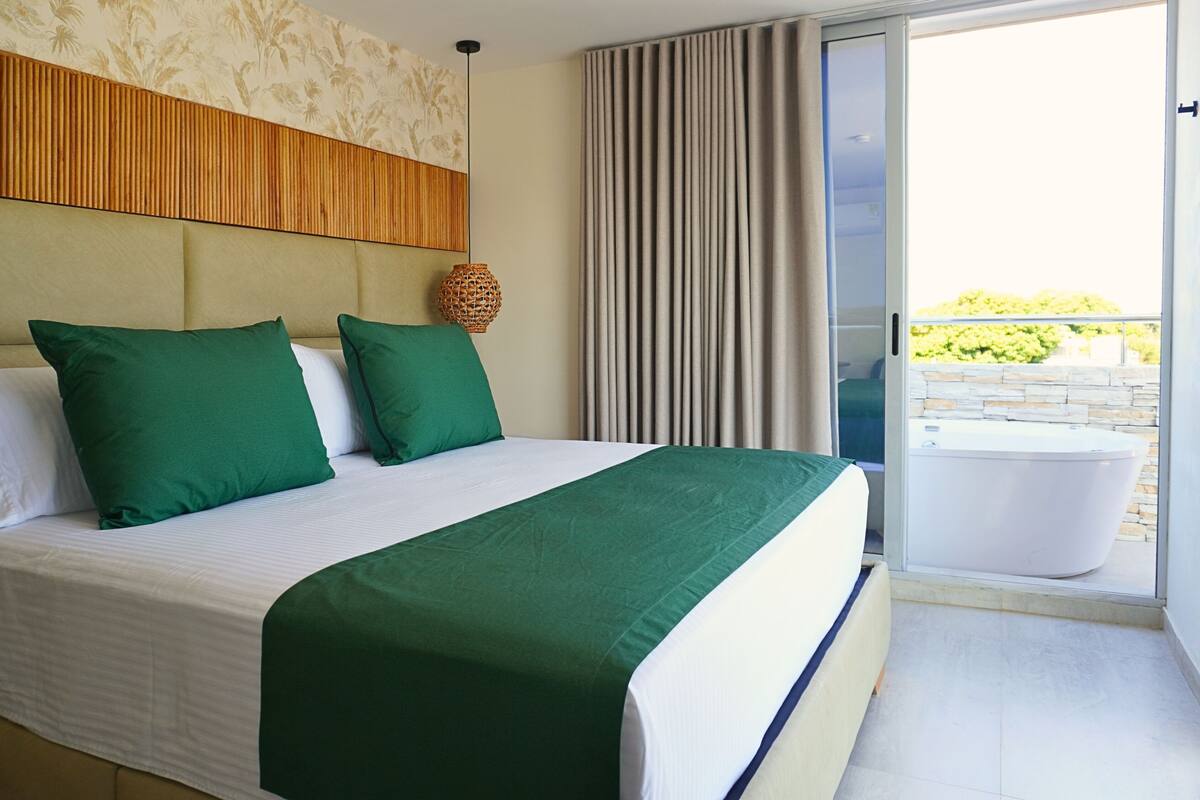 Quarto superior, varanda | Roupas de cama premium